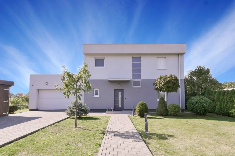 Kupnja kuće u okolici bolja je opcija od stana u Zagrebu - Opereta ...